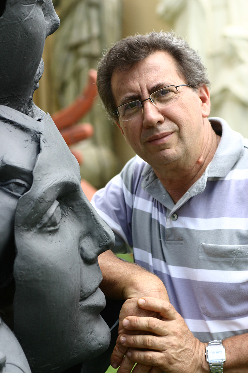 Livro comemora 50 anos da trajetória de Dirceu Rosa